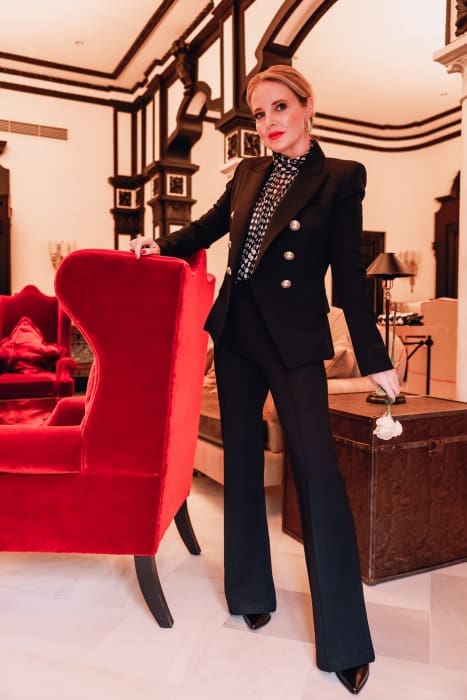 Demystifying Semi-Formal Attire for Women:10 Elegant Outfits & Style Tips