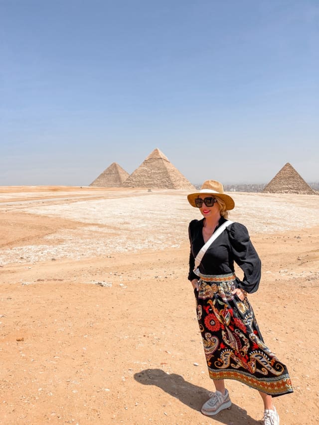 How To Dress Appropriately in The Middle East and What I Wore!