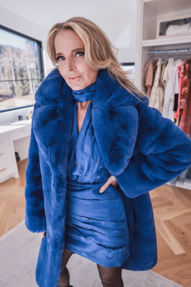 Blue Holiday Outfits: A Holiday Color that Everyone Looks Good In!