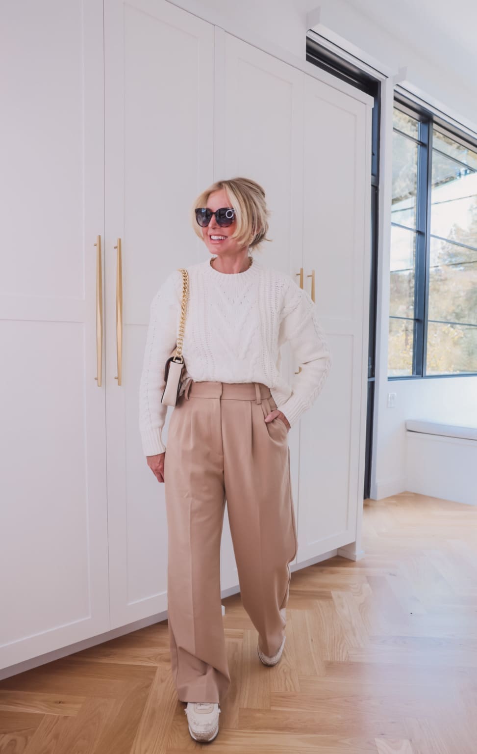 How To Wear Pleated Pants: 6 Chic Pleated Pant Outfits