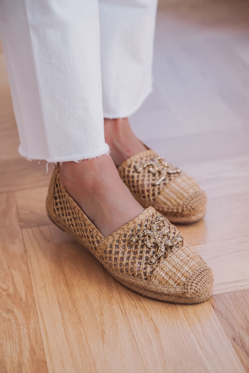 The Wrong Shoes Can Ruin Your Trip! 10 Best Walking Shoes For Travel